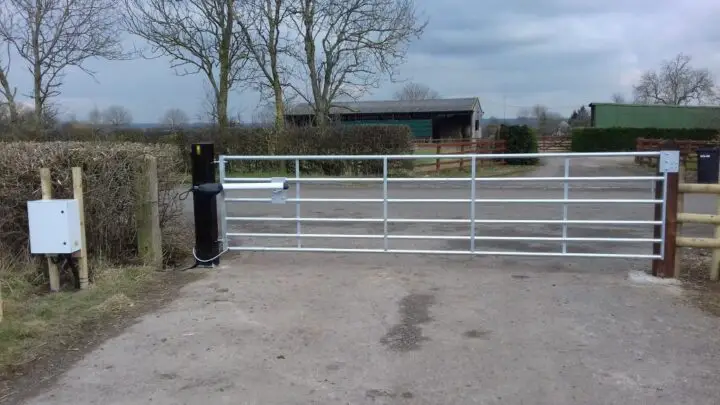 All The Advantages That Come From Automatic Farm Gate Openers