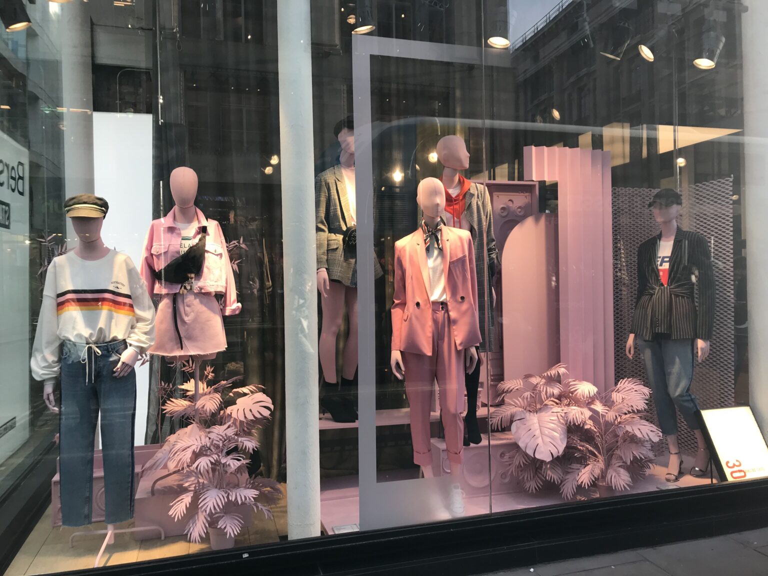 Displaying Your Merchandize: 5 Tips on How To Position Mannequins