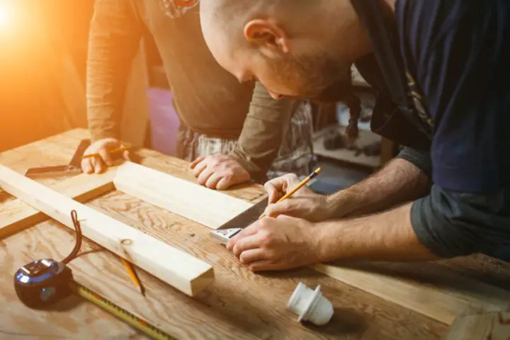 7 Tips To Know Before Hiring A Carpenter