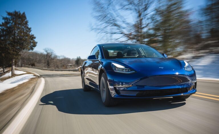 How do Tesla Batteries Work for Electric Cars?