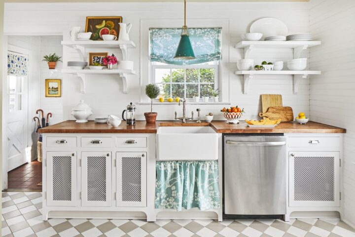 What Are the Easiest Ways To Decorate a Kitchen