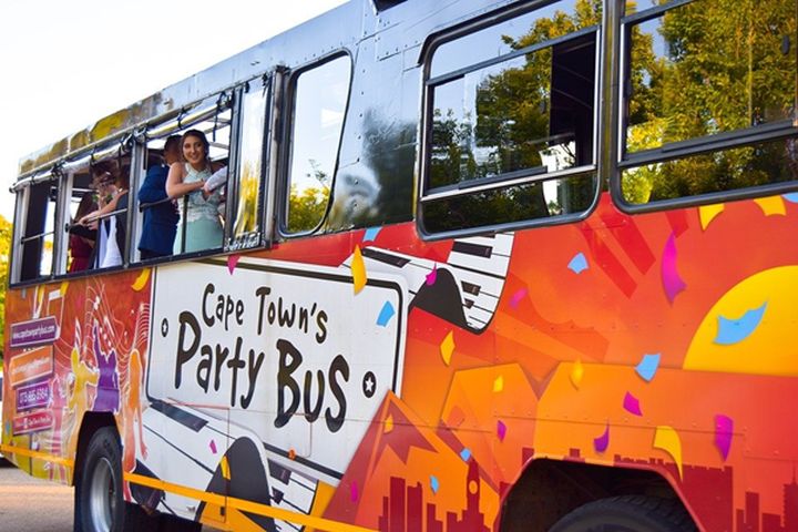 7 Fun Things You Can Do on a Party Bus