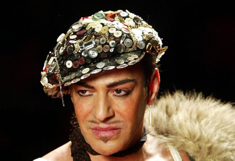9 of the most famous British Fashion Designers of all time