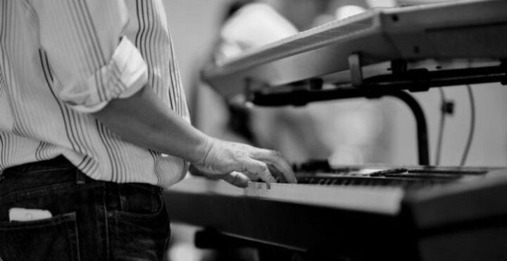 How to Connect Midi Keyboard to Audio Interface