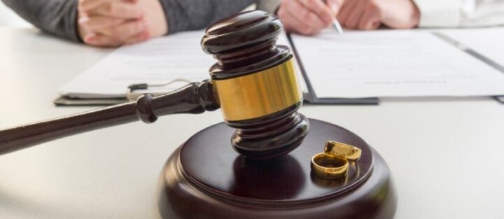 What Is a Contested Divorce & 4 Basics To Know