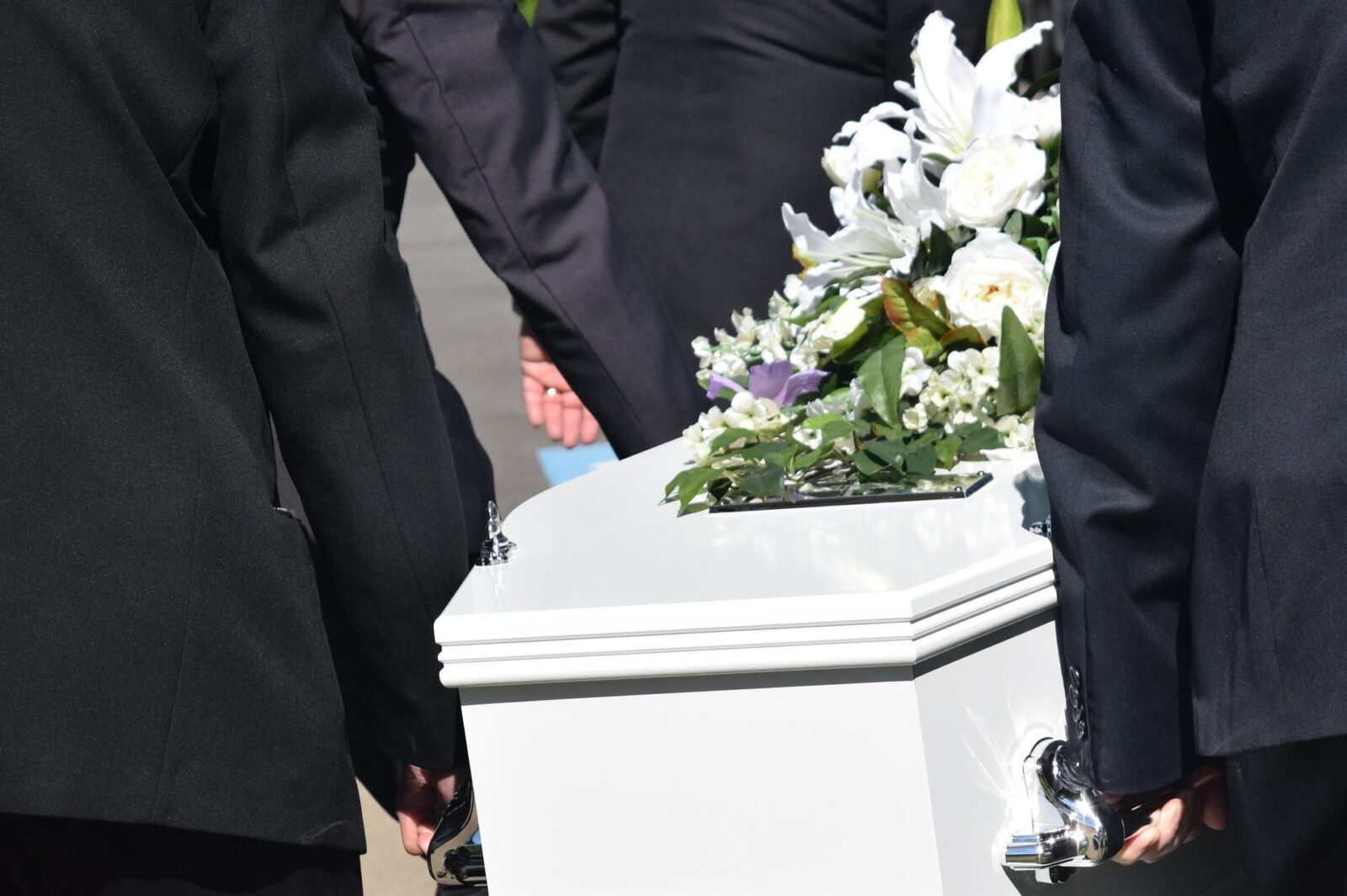 The First Steps You Need to Take When Someone Dies: Your Guide