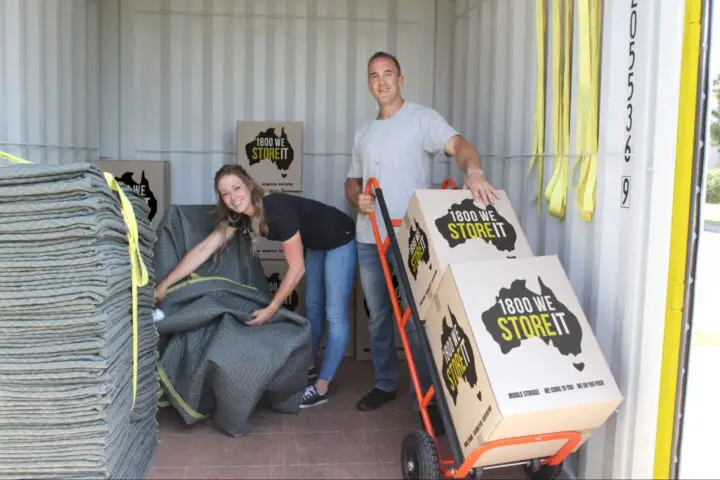 How to Save Time & Money by Using Portable Storage Units in Melbourne