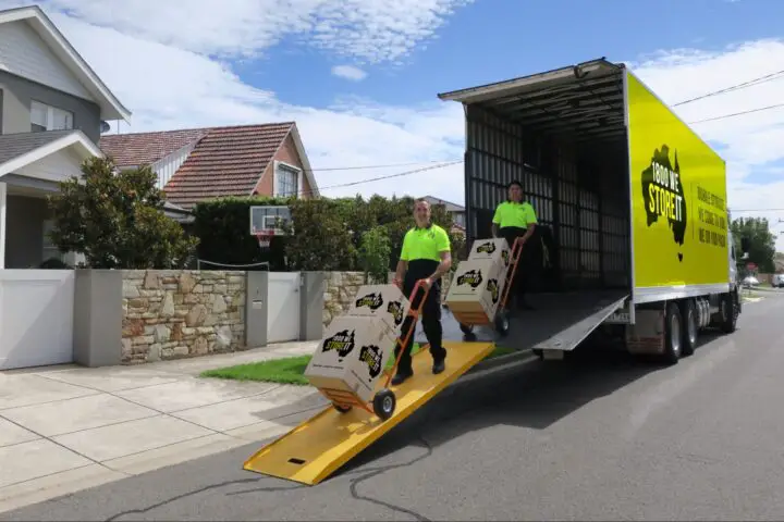 How to Save Time & Money by Using Portable Storage Units in Melbourne