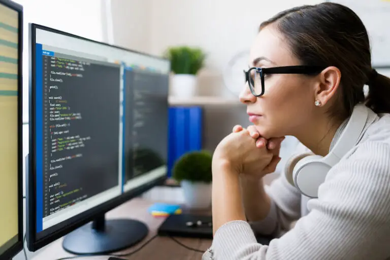 Programming Bootcamps vs. Online Courses: Which Is Right for You?